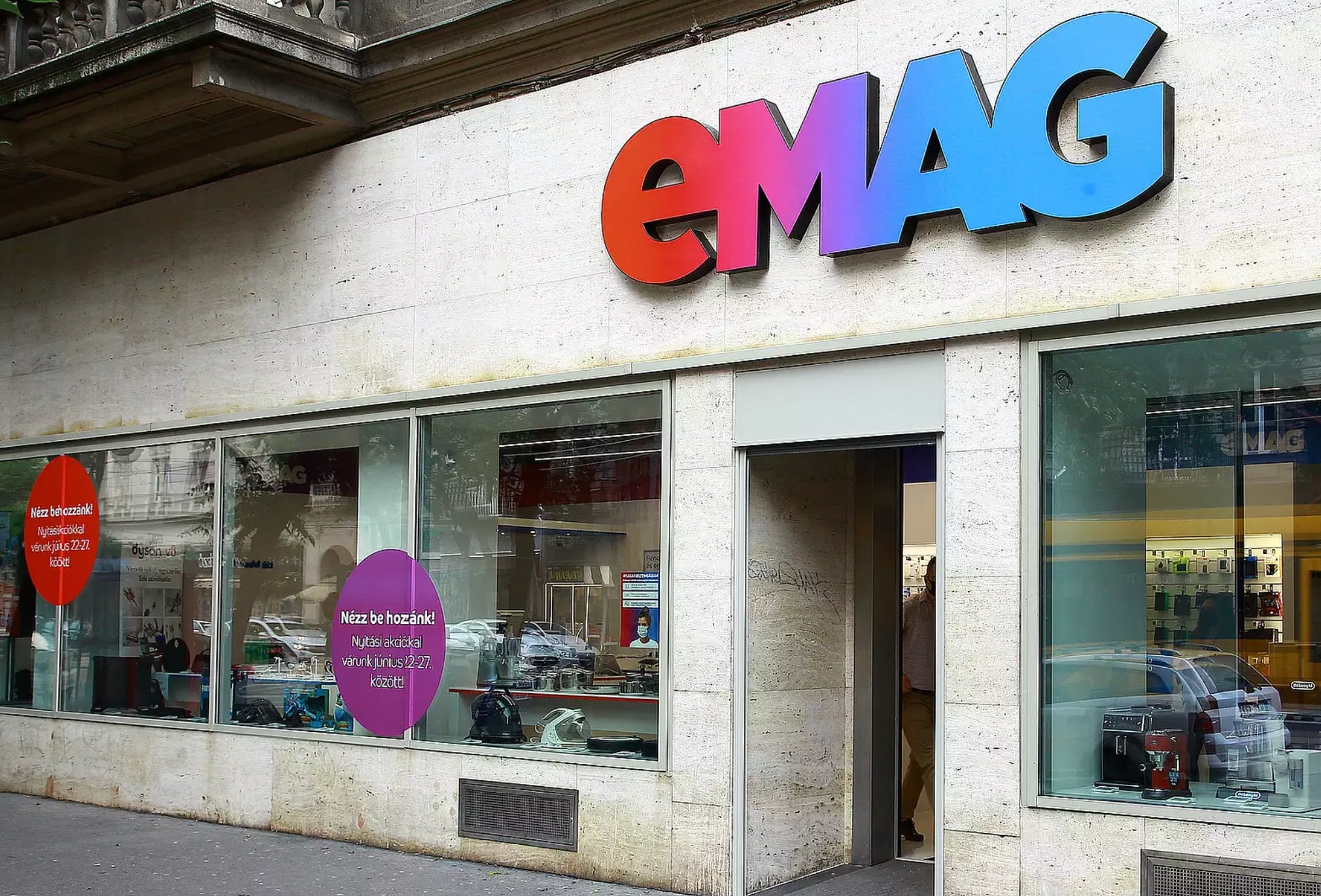 Kedvező áron ugyanaz? Megoldás az eMAG újracsomagolt termékek ...